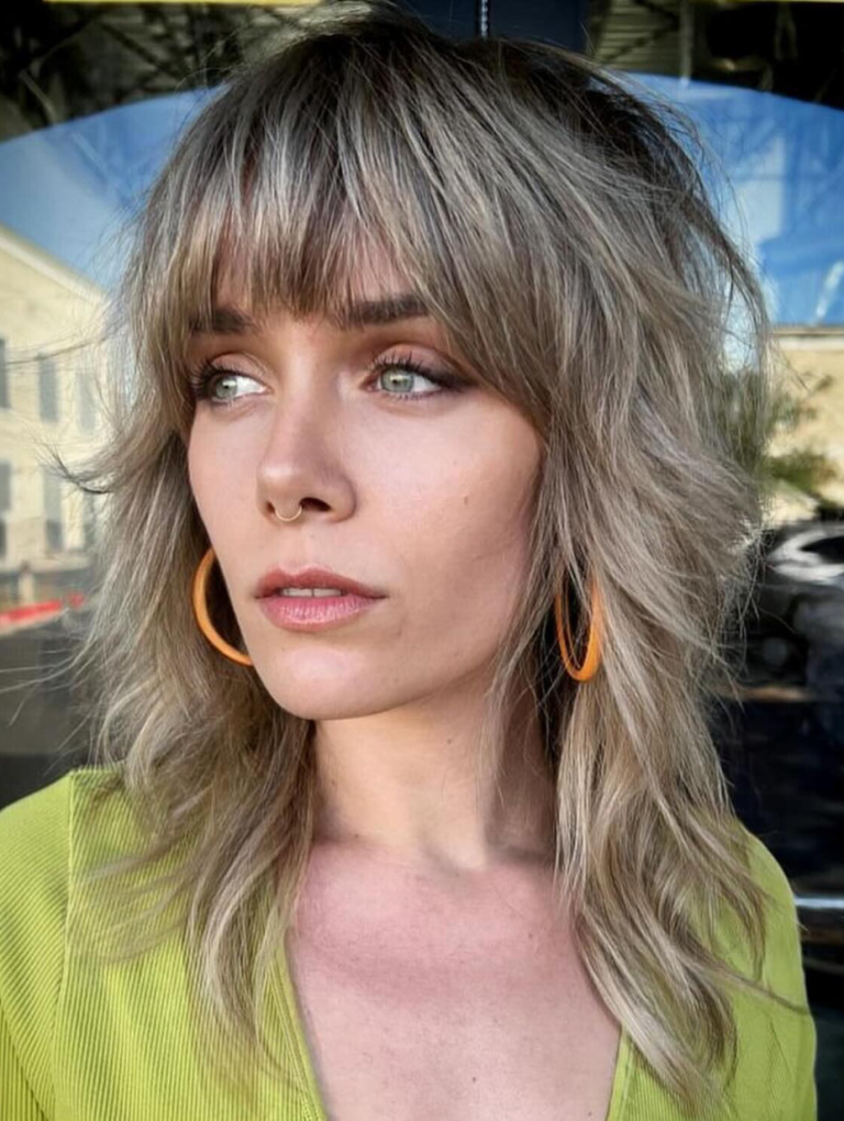 Discover Top 25 Medium Shag Haircuts for a Trendy Look in 2024 ...