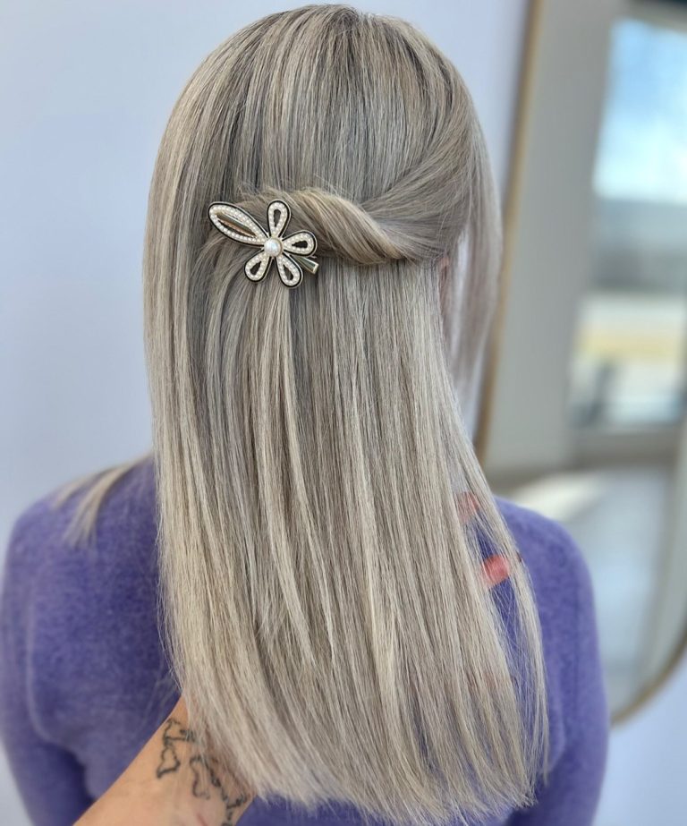 Chic Ash Blonde Hair Ideas: 34 Trendy Styles for Every Woman - divagaze.com
