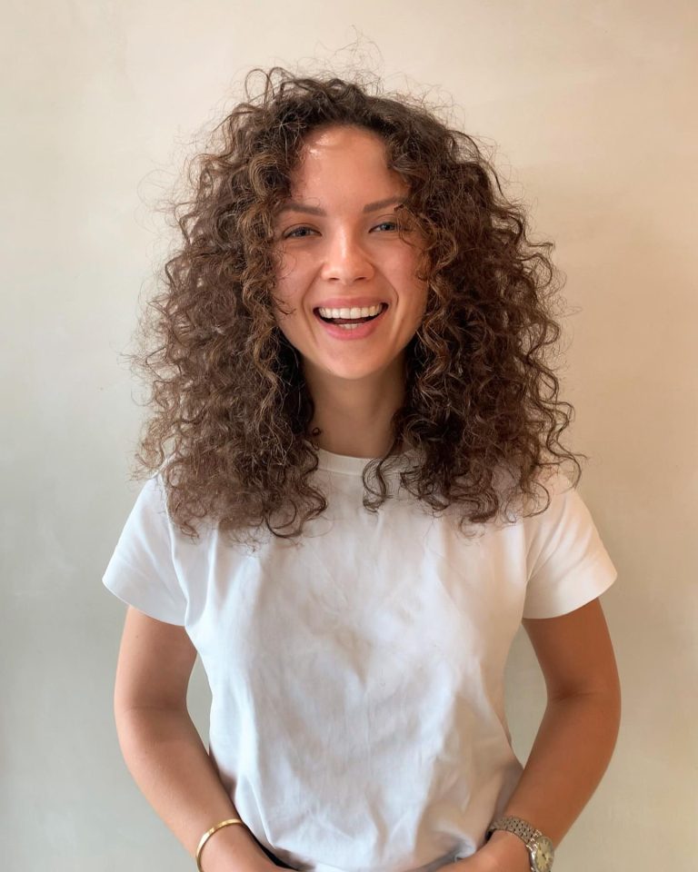 Top 34 Layered Curly Haircuts of 2024: Embrace Your Curls! - divagaze.com