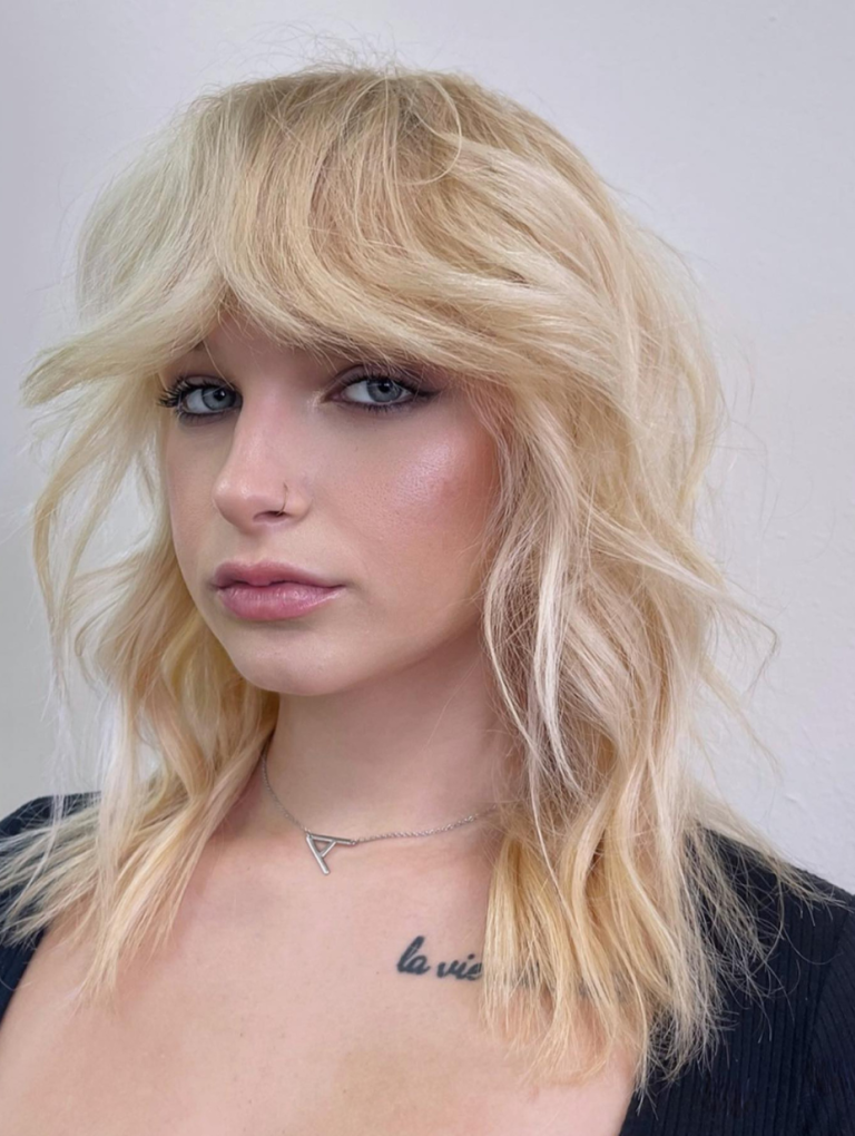 Discover Top 25 Medium Shag Haircuts for a Trendy Look in 2024 ...