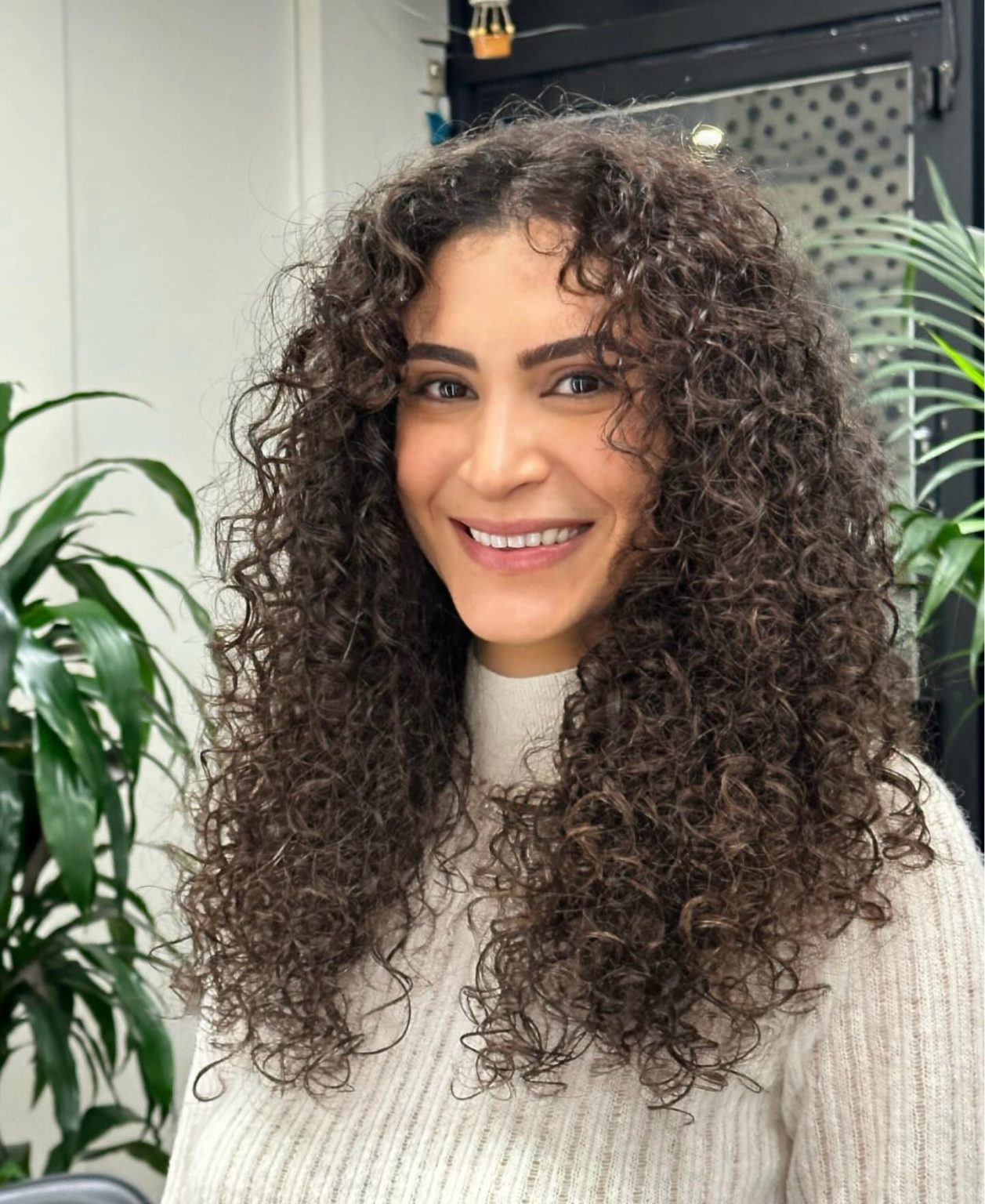 Top 34 Layered Curly Haircuts of 2024: Embrace Your Curls! - divagaze.com