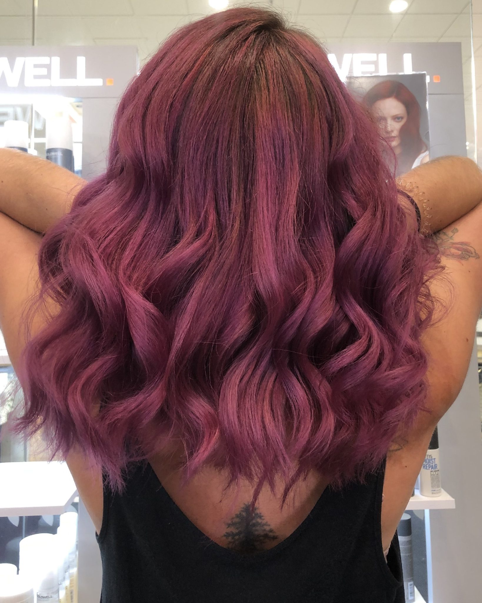34 Dark Pink Hair Ideas 2024: Stylish Shades for Every Woman - divagaze.com