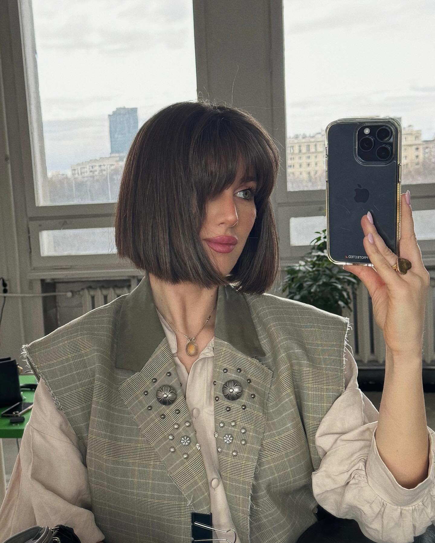 Chic 2024 Trends: 31 Short Haircuts with Bangs for Bold Women ...