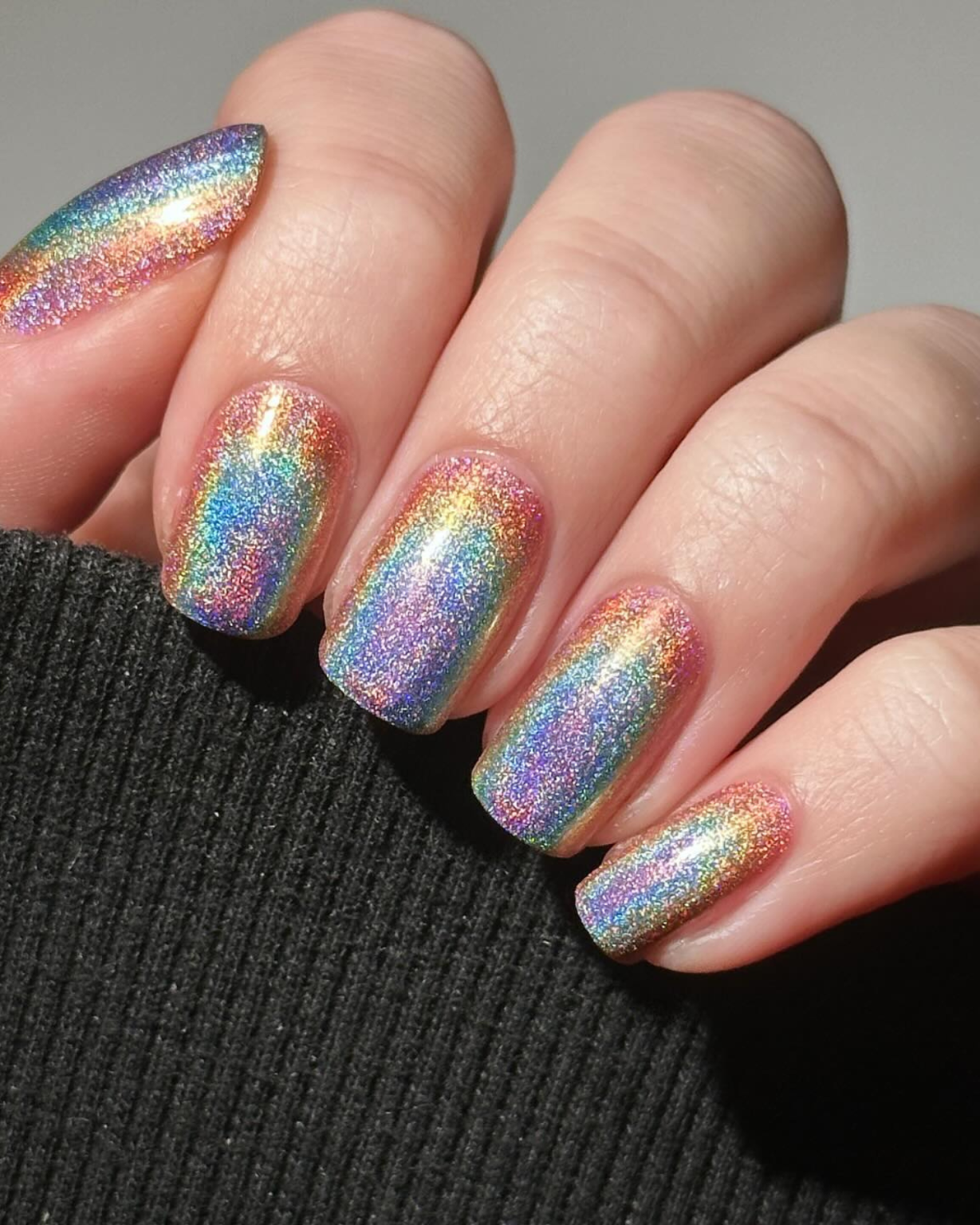 21 Holographic Nails Ideas for 2024: Stunning Designs, Simple Styles ...