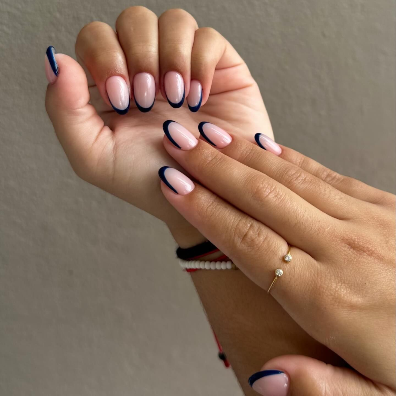 Explore 37hort French Tip Nails - Trendy & Elegant Designs - divagaze.com