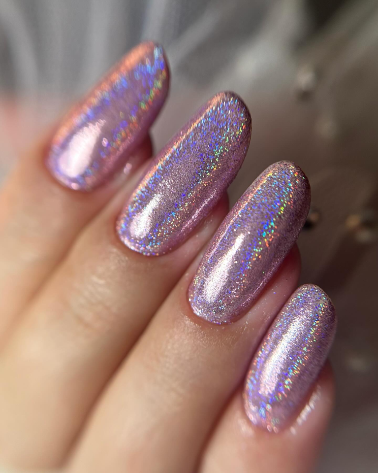 21 Holographic Nails Ideas for 2024: Stunning Designs, Simple Styles ...