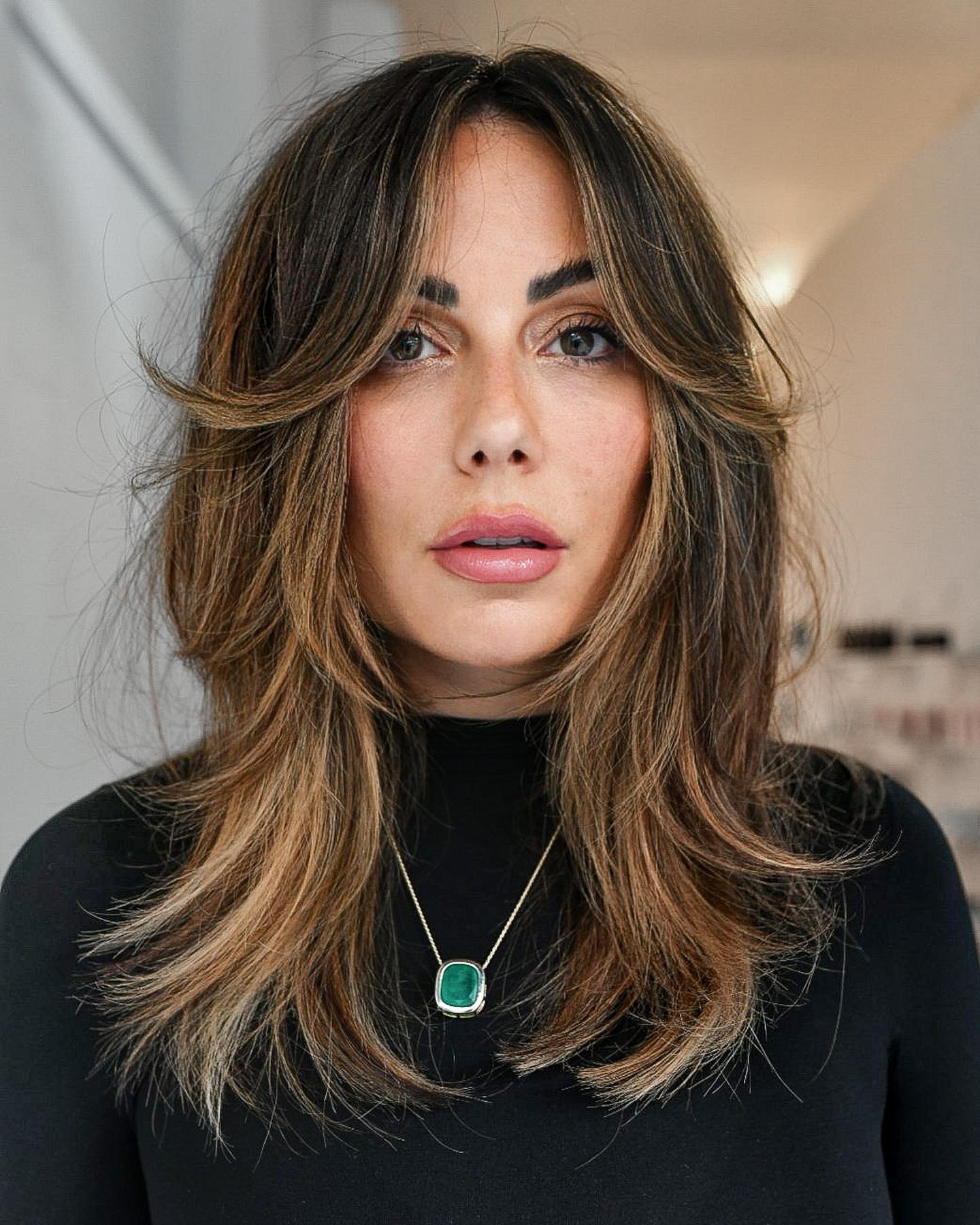 27 Medium Length Haircuts with Layers for Every Woman - divagaze.com