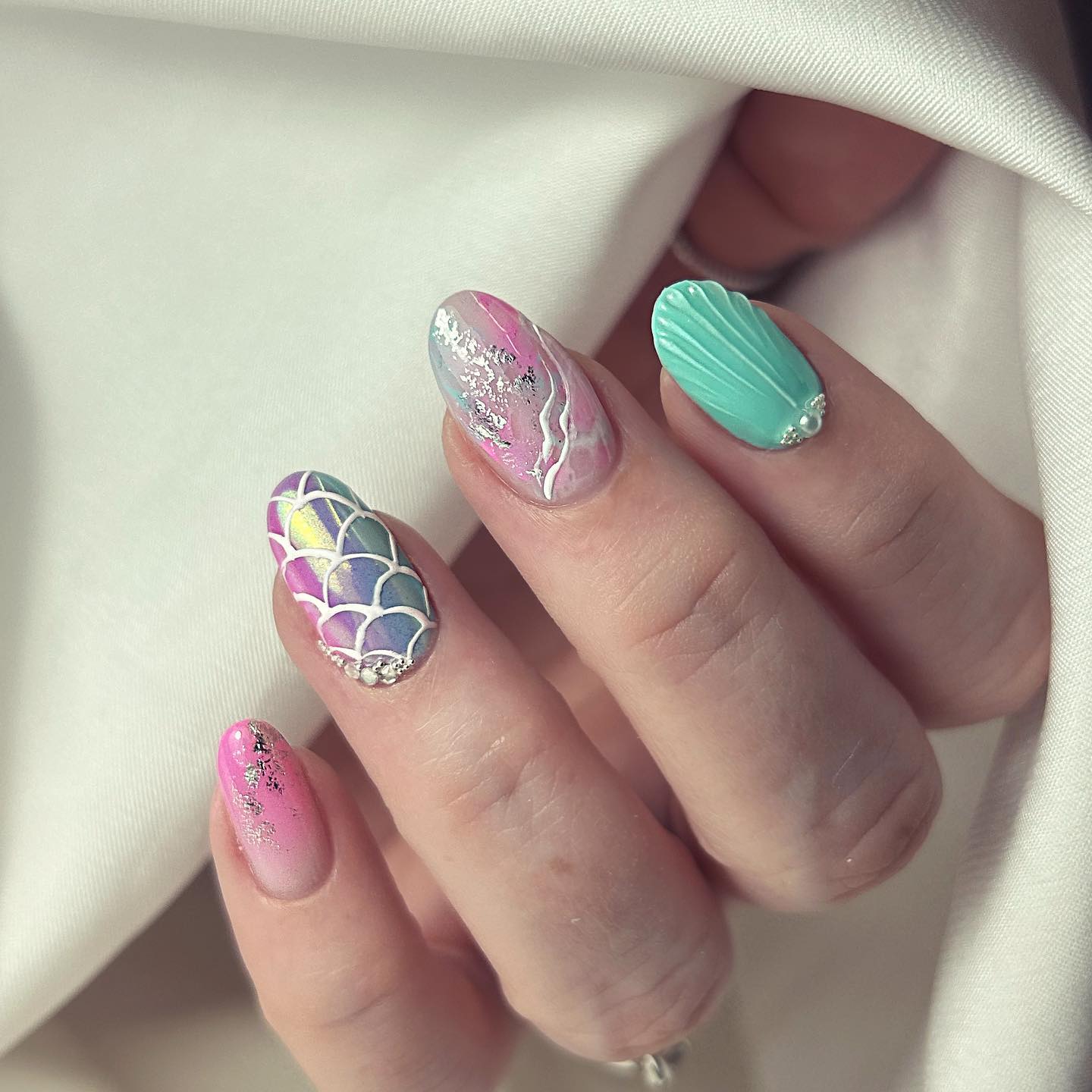 31 Mermaid Nail Art Ideas to Make Your Nails Shine Like a Mermaid's ...