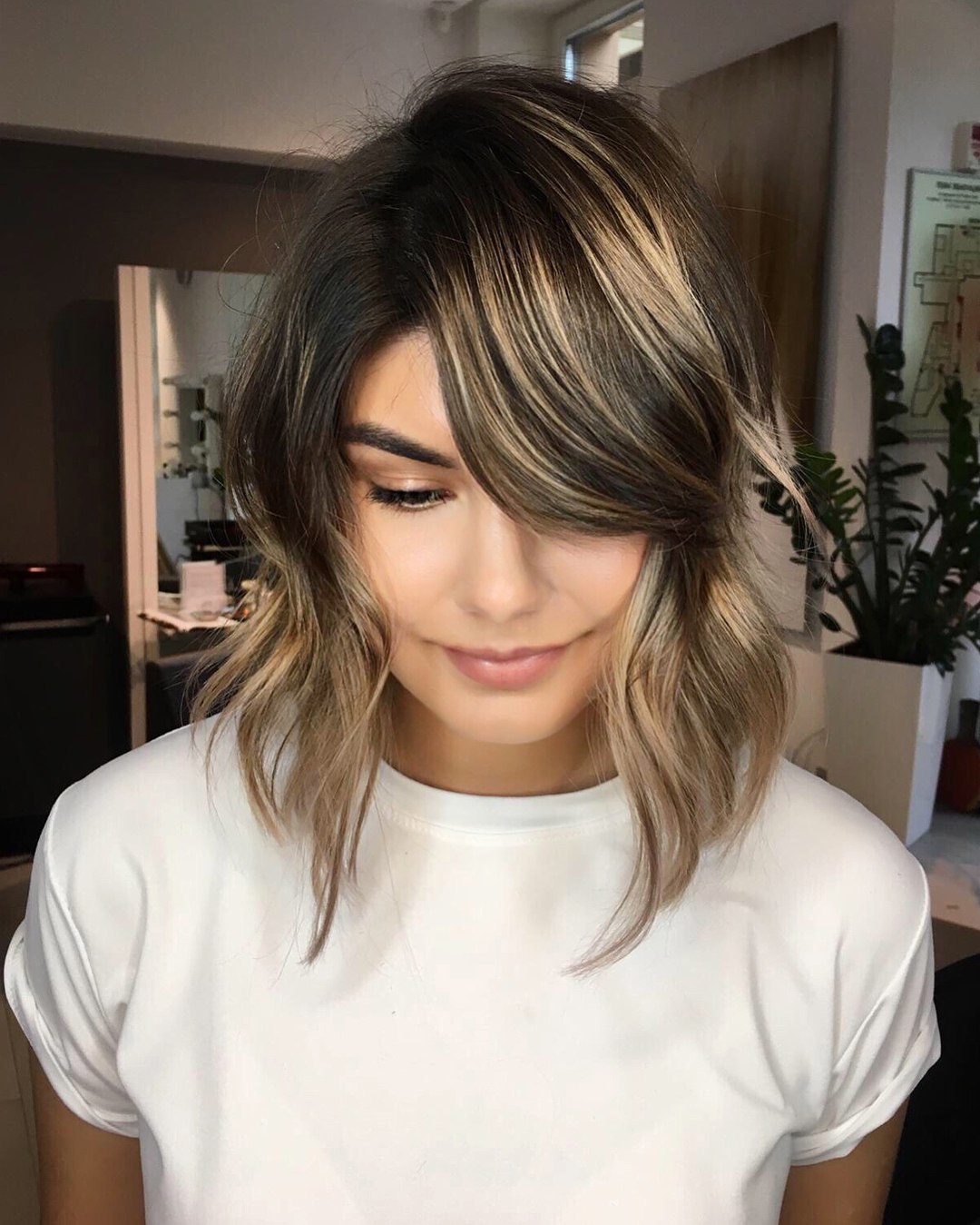Top 25 Medium Haircuts for Summer 2024 - divagaze.com