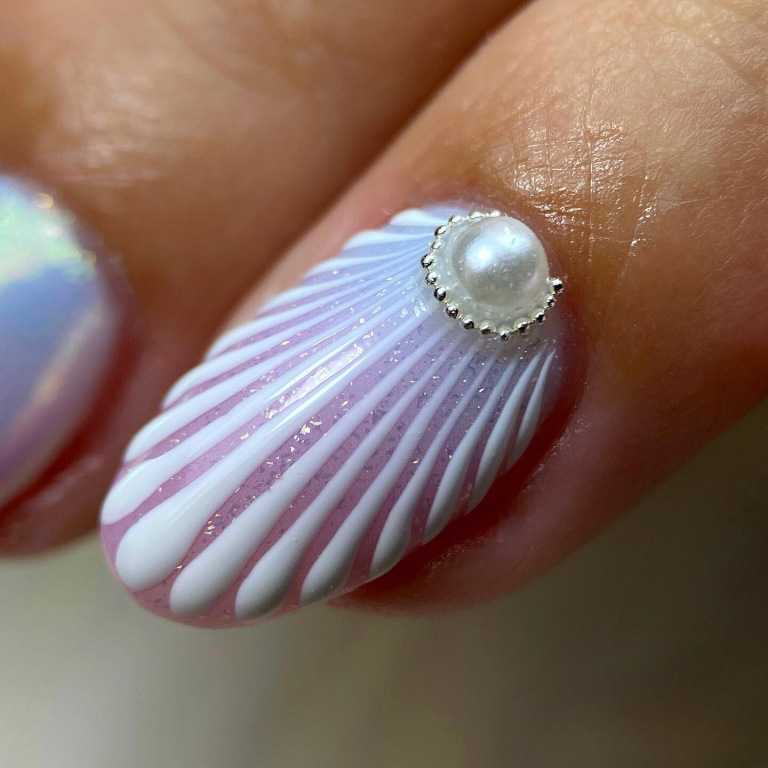 31 Mermaid Nail Art Ideas to Make Your Nails Shine Like a Mermaid's ...