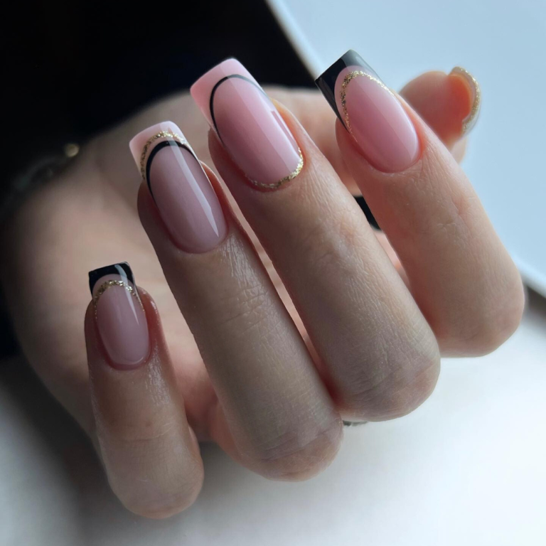 33 French Tip Nails Designs to Refresh Your Look in 2024 - divagaze.com