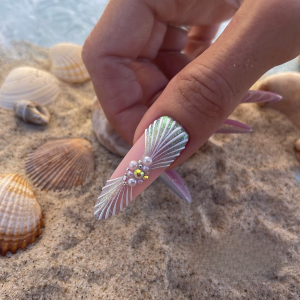 31 Mermaid Nail Art Ideas to Make Your Nails Shine Like a Mermaid's Tail - divagaze.com