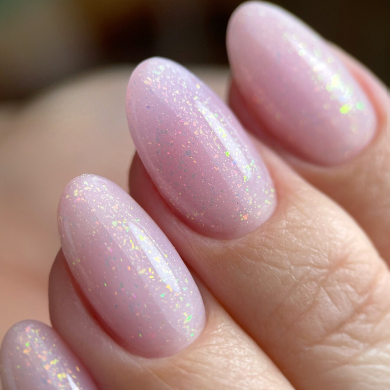 30 Oval Nails Ideas: Trendy, Cute, and Perfect Designs for Every Season ...