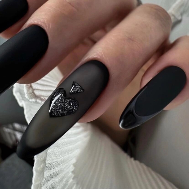 37 Stunning Black Fall Nail Ideas to Elevate Your Style - divagaze.com