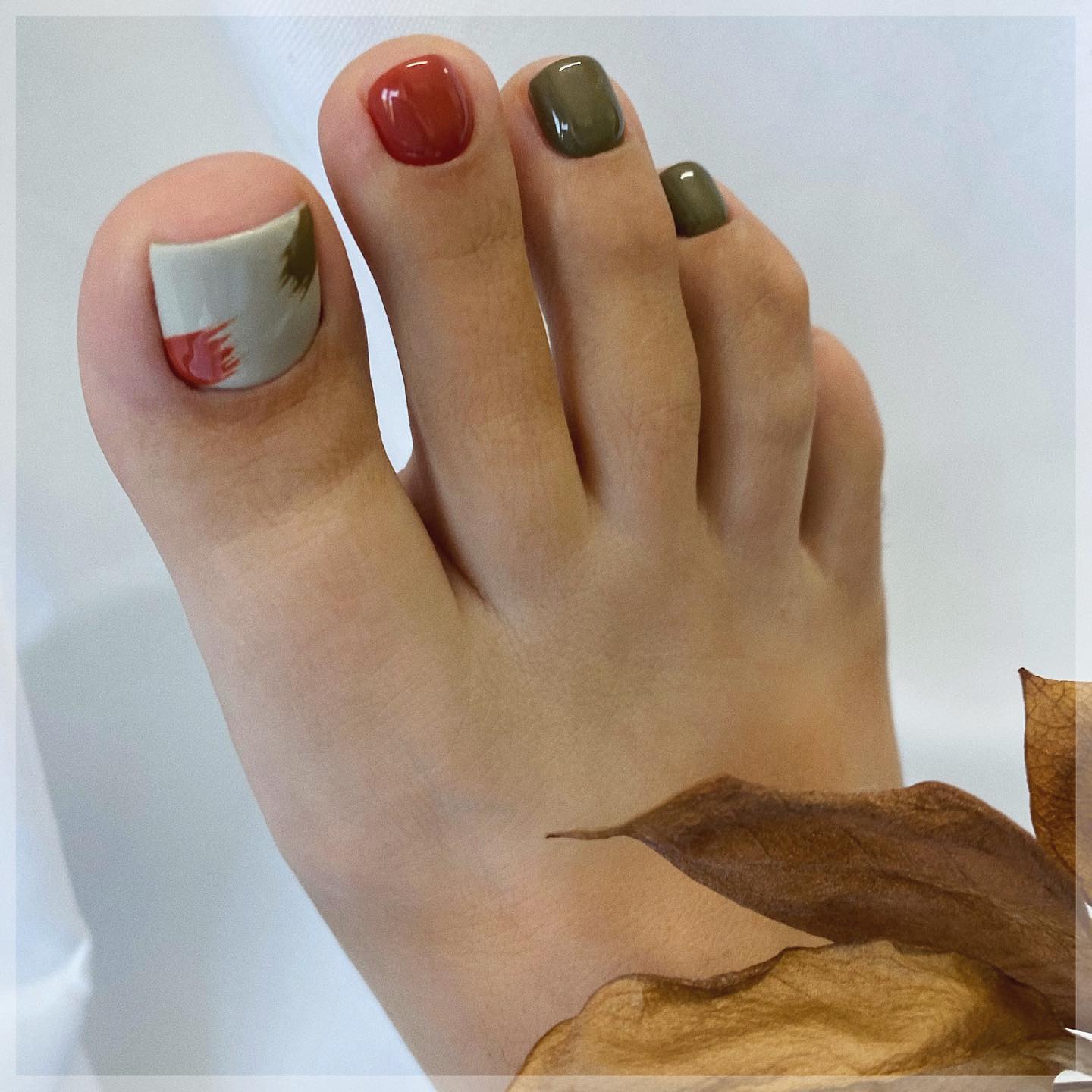 30 Stunning Fall Pedicure Ideas to Keep Your Toenails on Trend ...