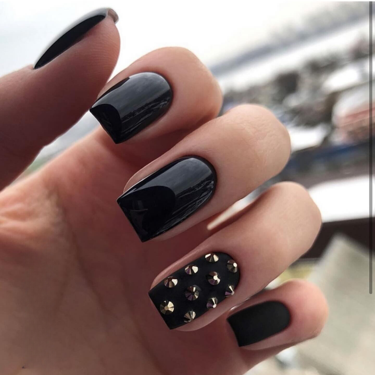 37 Stunning Black Fall Nail Ideas to Elevate Your Style - divagaze.com