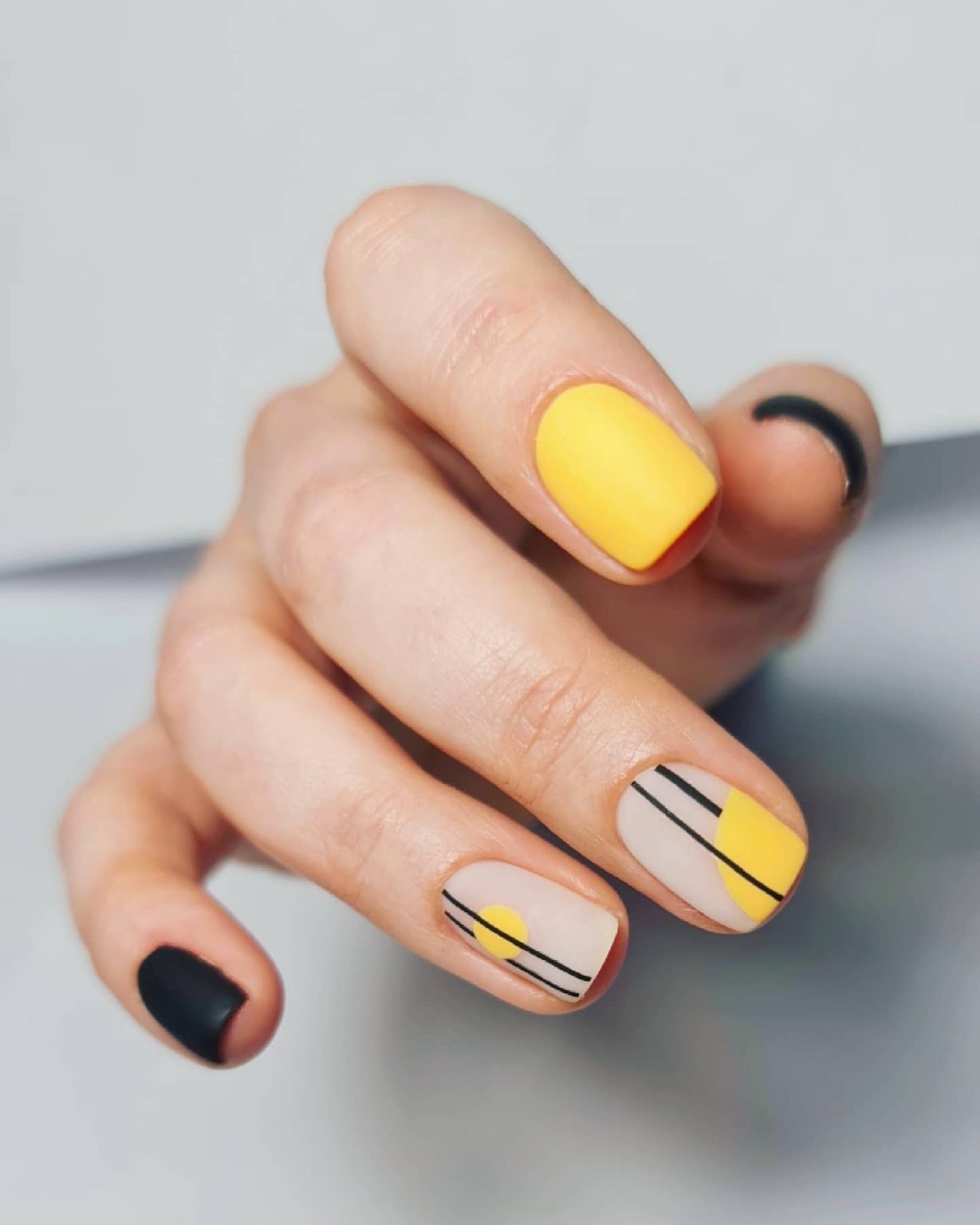 23 Yellow Fall Nails: Mustard, Glitter, and Elegant Designs for a ...