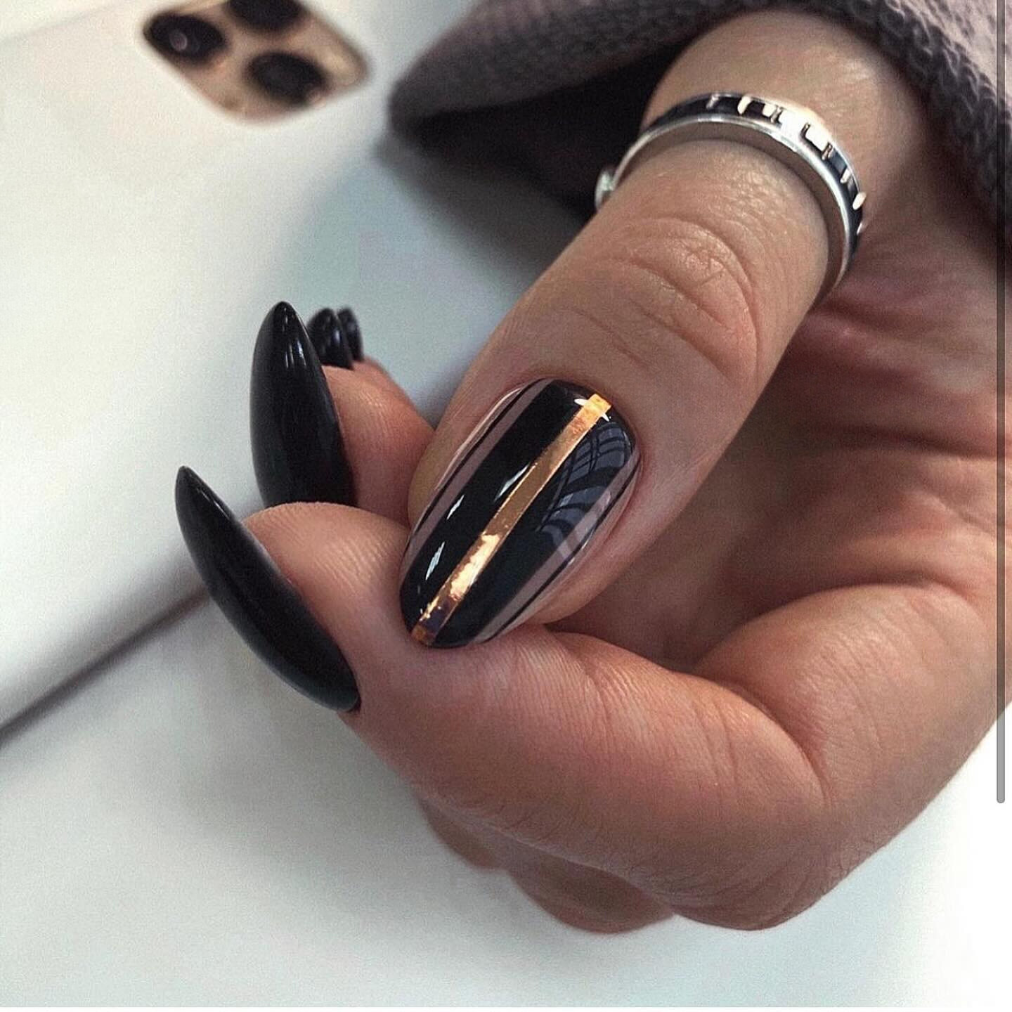 37 Stunning Black Fall Nail Ideas to Elevate Your Style - divagaze.com