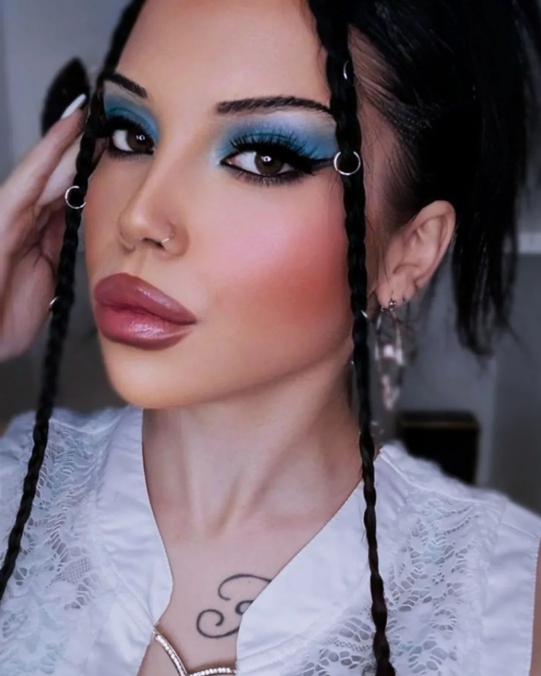 40 Iconic 90s Makeup Looks: Bold, Glamorous, and Trendsetting Styles ...