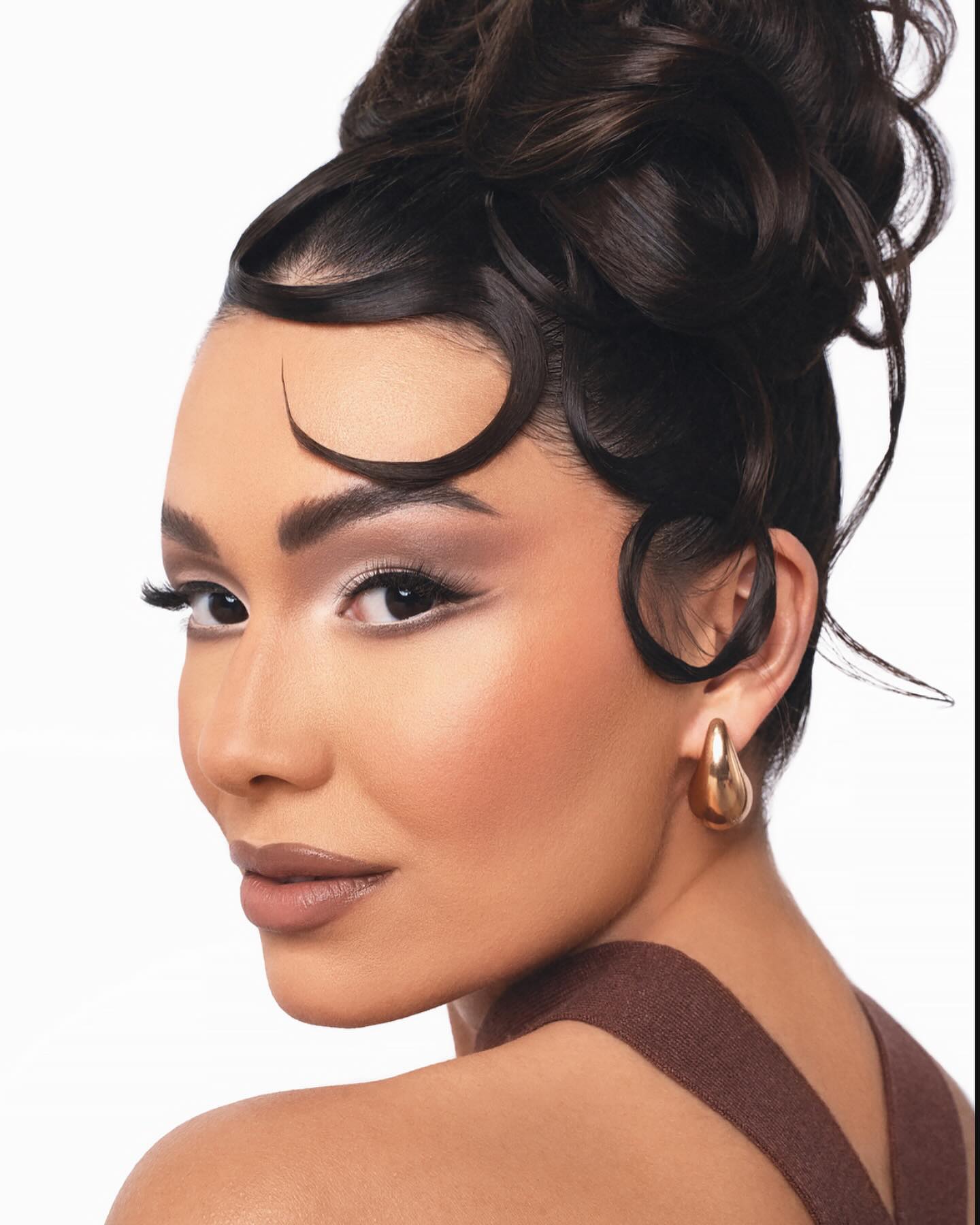 40 Iconic 90s Makeup Looks: Bold, Glamorous, and Trendsetting Styles ...