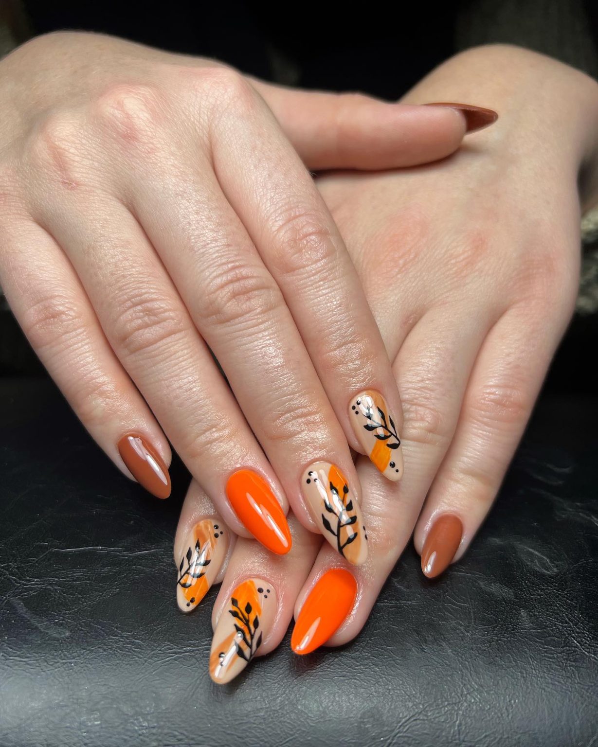 24 Trendy Fall Nails Almond 2024: Stunning Designs to Elevate Your ...