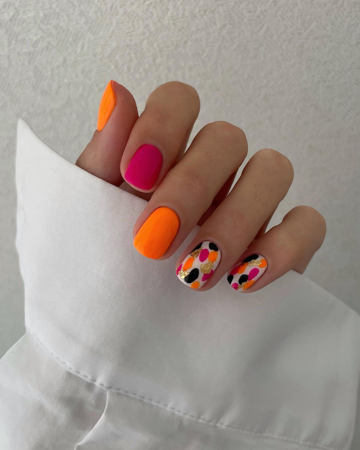 27 Bright Fall Nails: Fun and Cute Nail Art Ideas - divagaze.com
