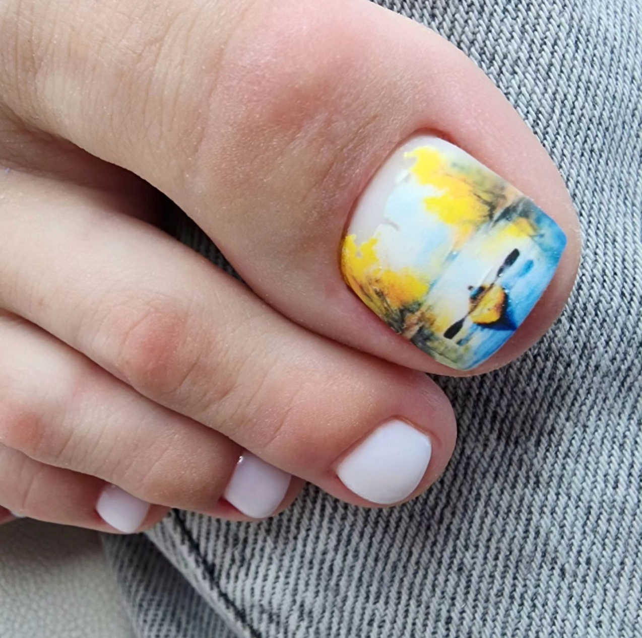 29 Stunning Fall Toe Nails to Inspire Your Autumn Pedicures - divagaze.com