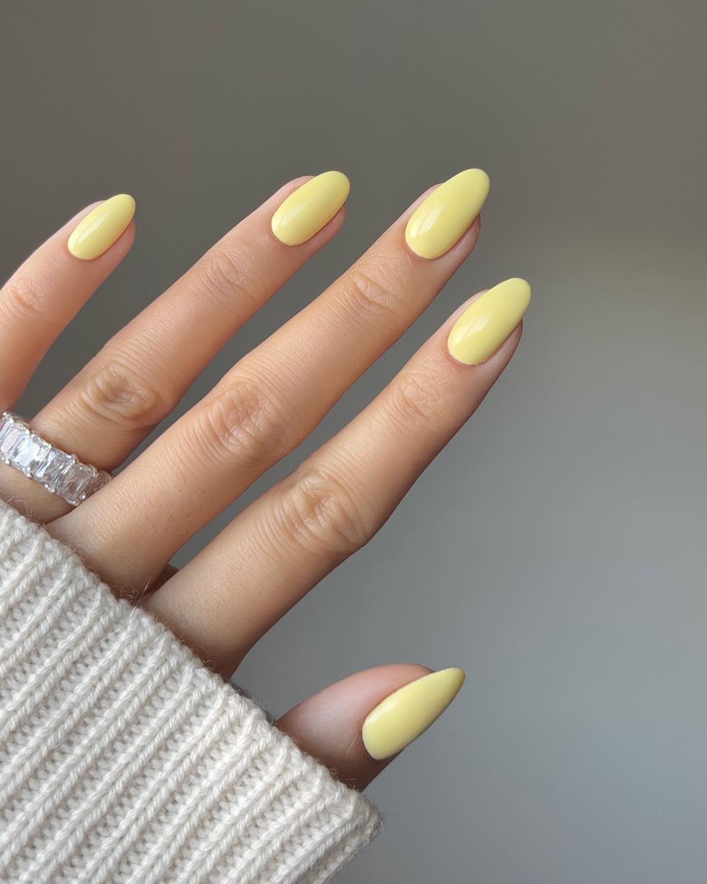 23 Yellow Fall Nails: Mustard, Glitter, and Elegant Designs for a ...