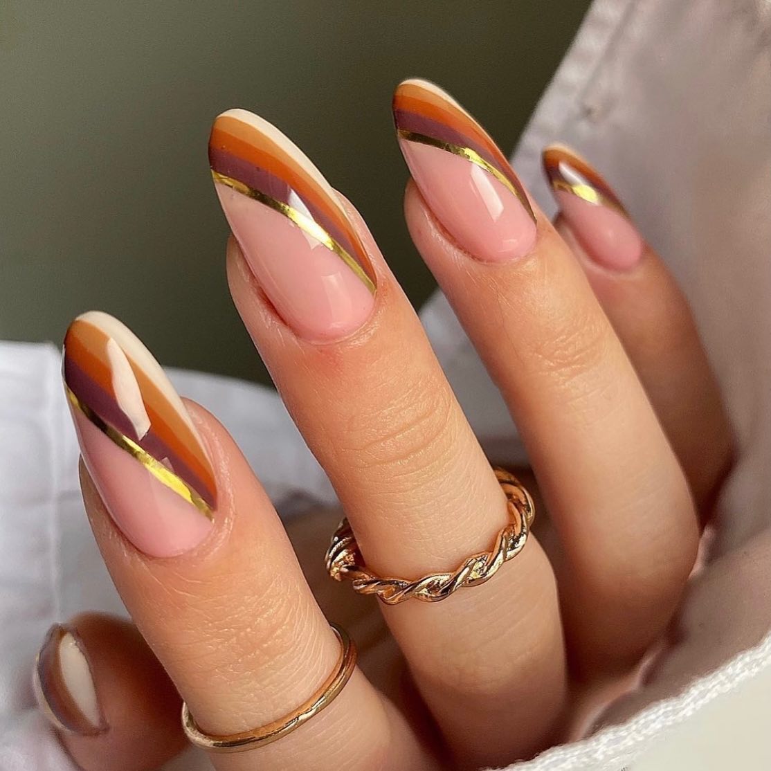24 Trendy Fall Nails Almond 2024: Stunning Designs to Elevate Your ...