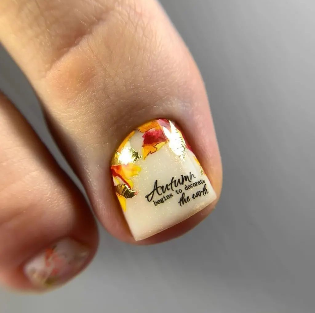 29 Stunning Fall Toe Nails to Inspire Your Autumn Pedicures - divagaze.com