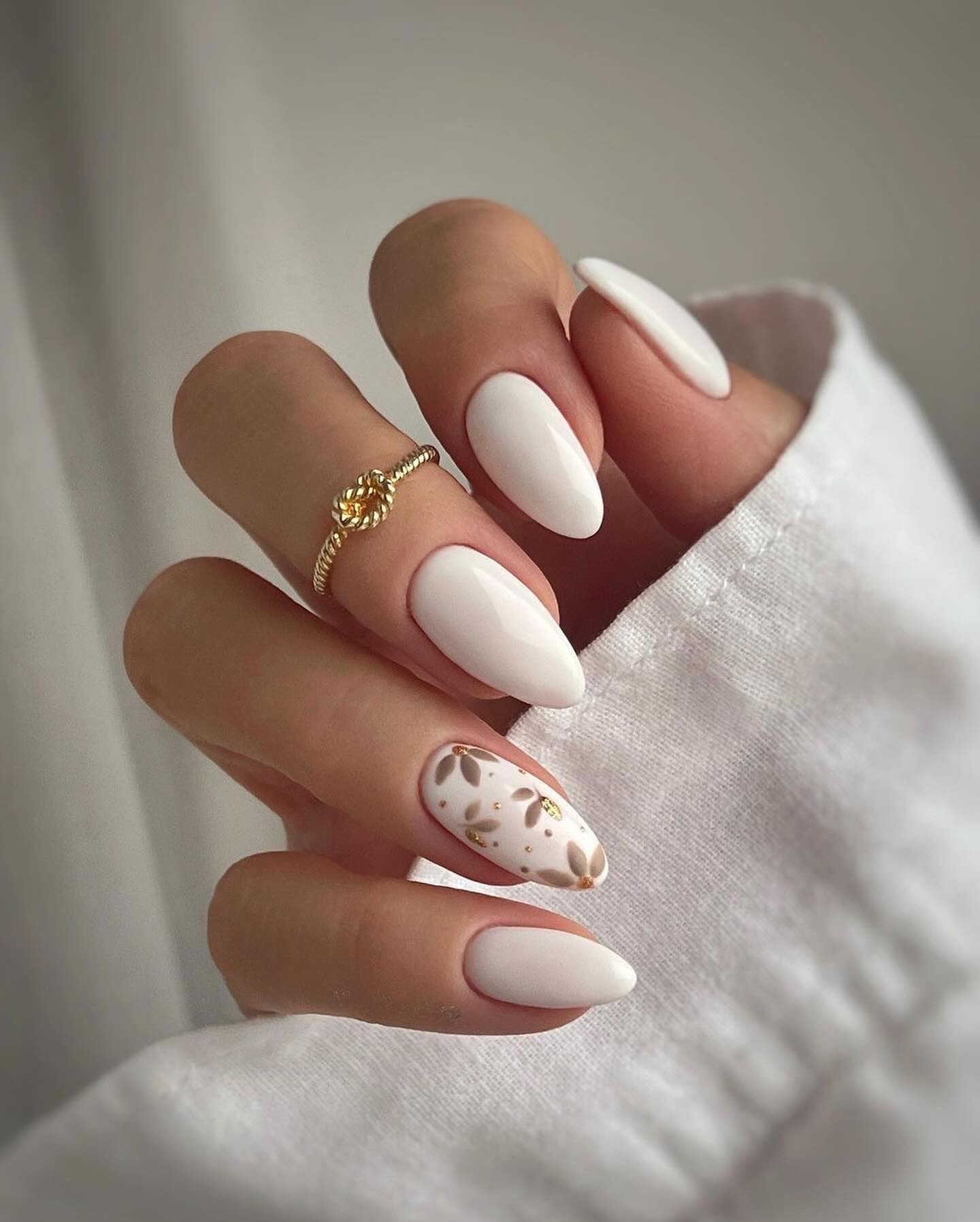 30 Fall Flower Nails Designs for 2024: Trendy Ideas for Cute and ...
