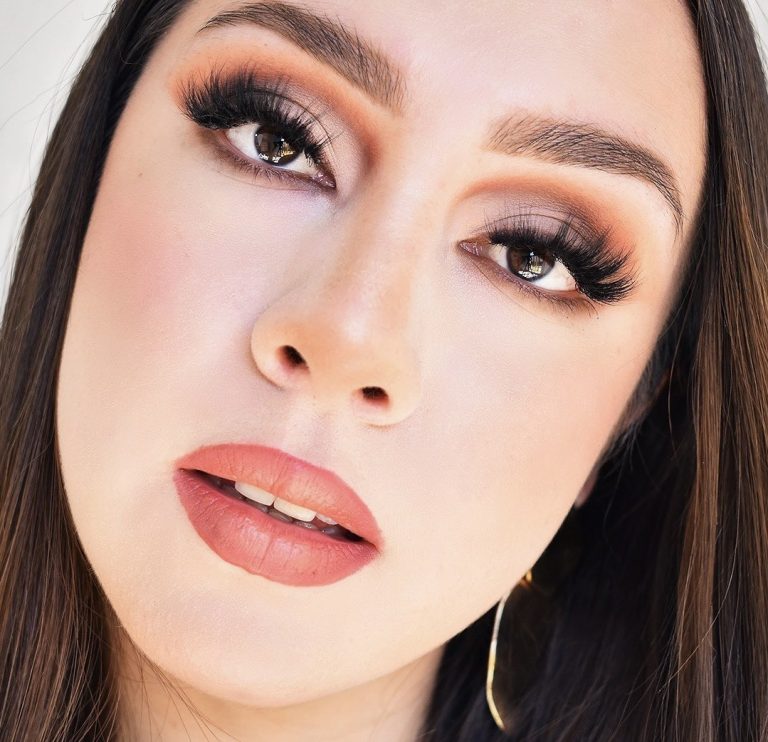 40 Iconic 90s Makeup Looks: Bold, Glamorous, and Trendsetting Styles ...