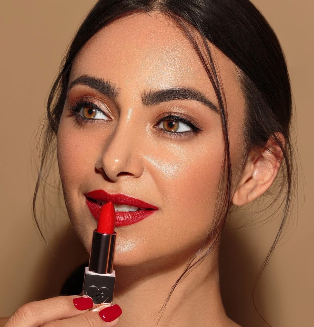 28 Red Lipstick Looks 2024: Bold and Beautiful Styles for Every ...
