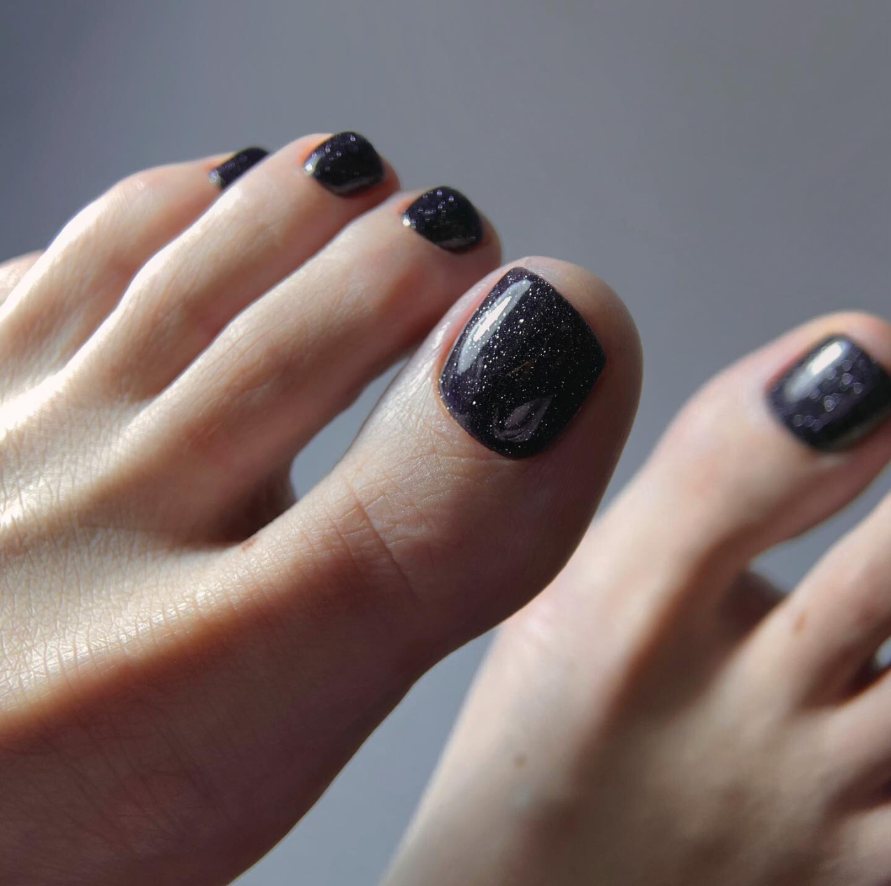 29 Stunning Fall Toe Nails to Inspire Your Autumn Pedicures - divagaze.com