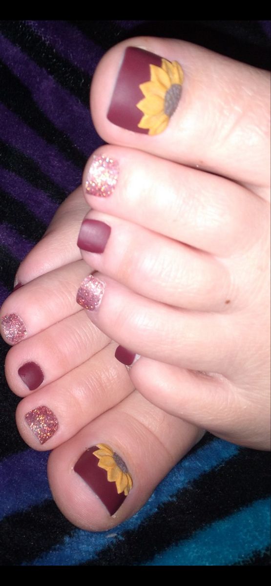 30 Stunning Fall Pedicure Ideas to Keep Your Toenails on Trend ...