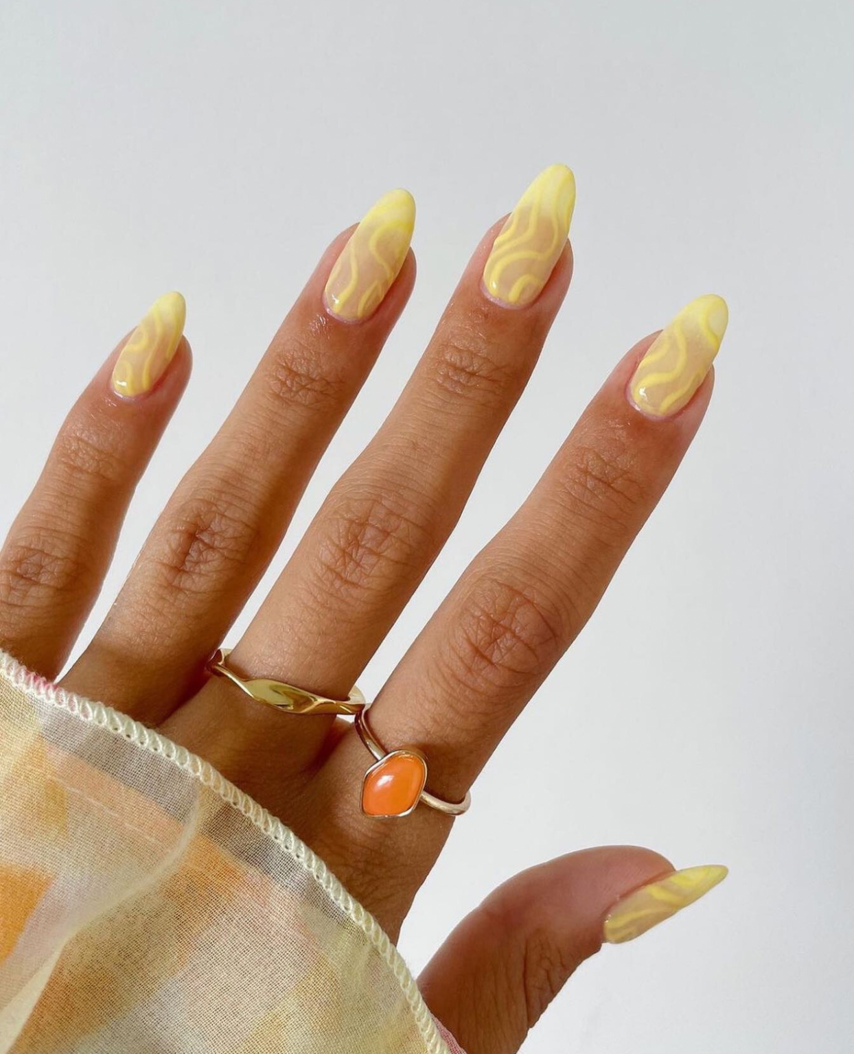 23 Yellow Fall Nails: Mustard, Glitter, and Elegant Designs for a ...