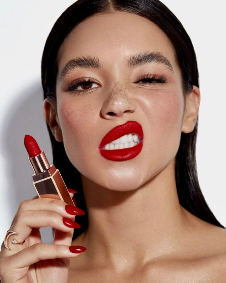 28 Red Lipstick Looks 2024: Bold and Beautiful Styles for Every ...