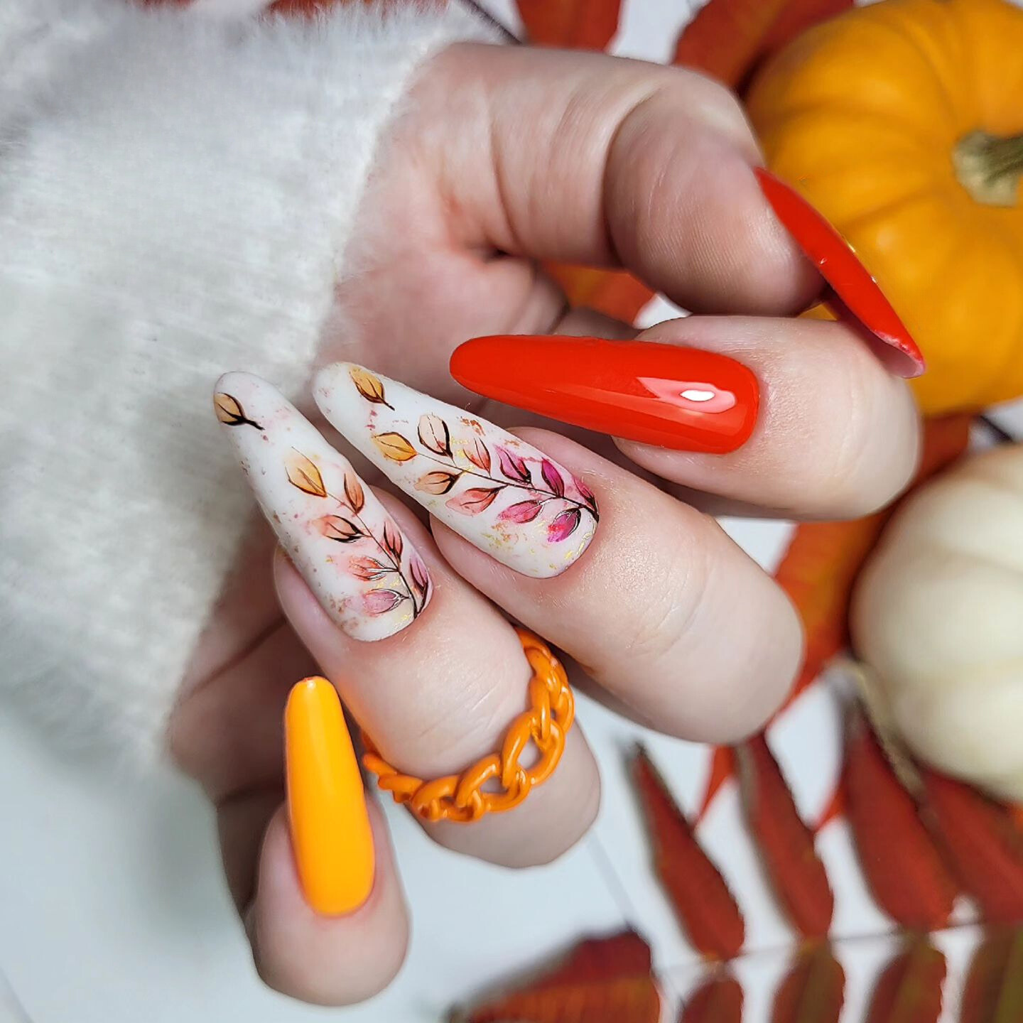 23 Nails with Fall Leaves: Stunning Designs to Embrace Autumn's Beauty ...