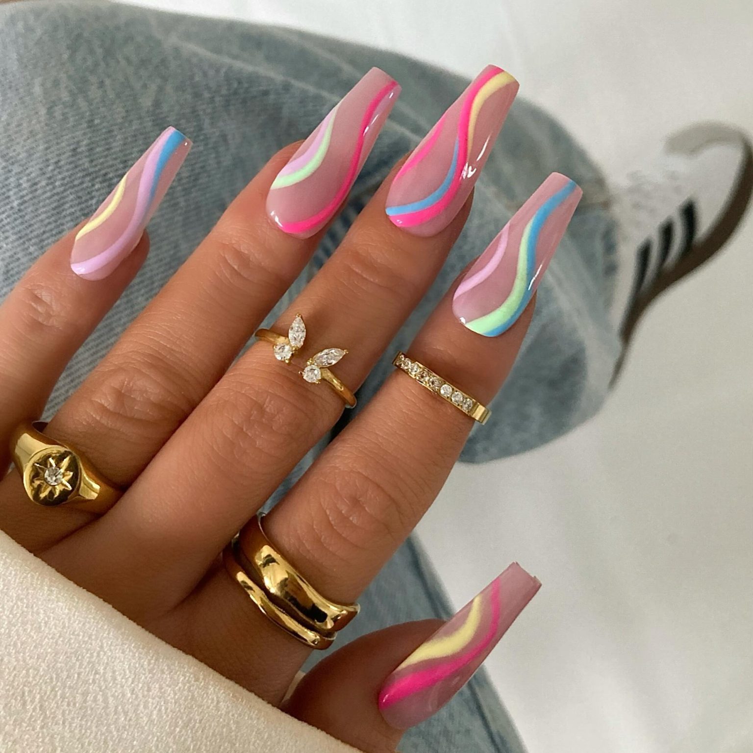26 Swirl Nails Ideas to Elevate Your Look: Stunning Designs for Every ...