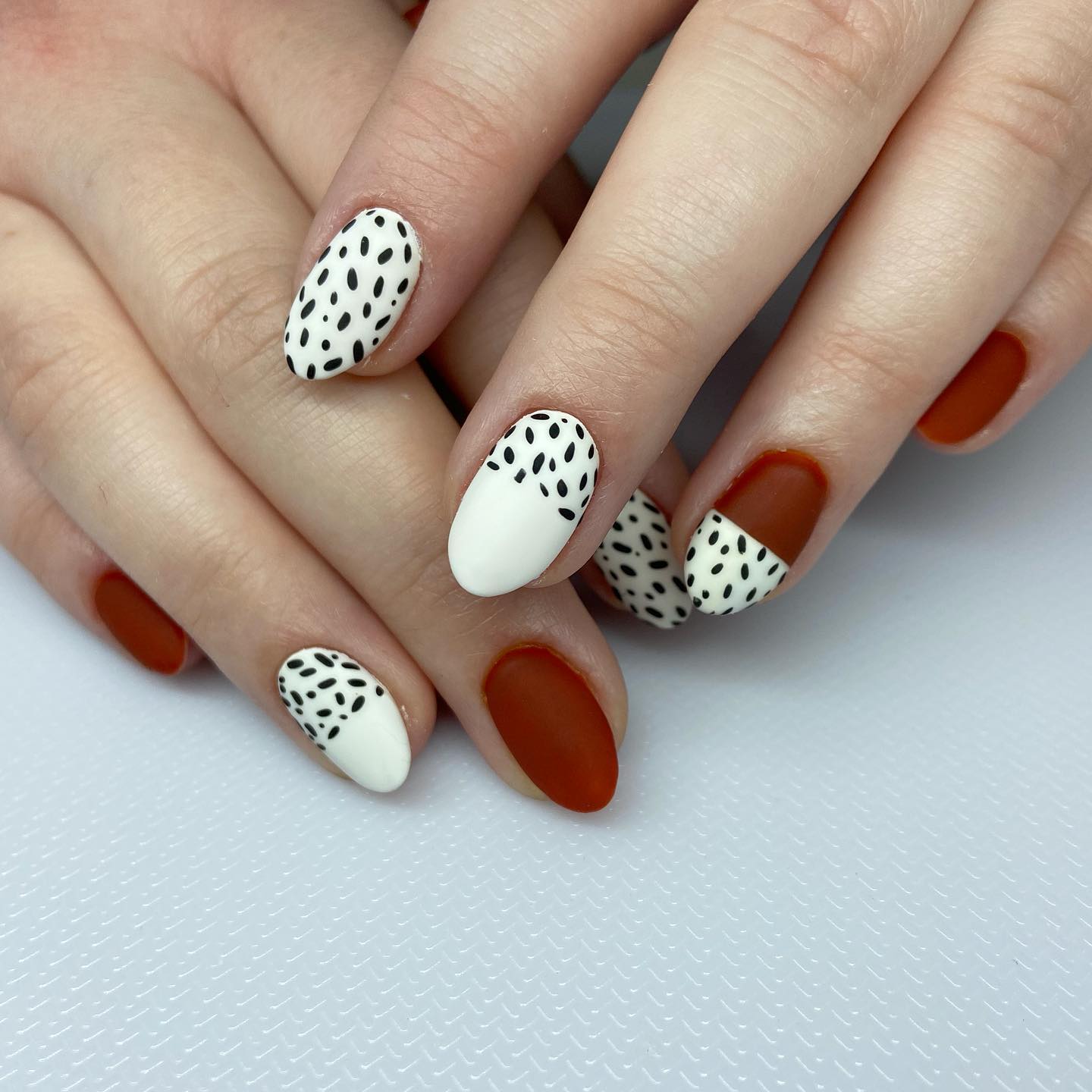 33 Stunning Fall Round Nails Designs That Will Elevate Your Autumn ...