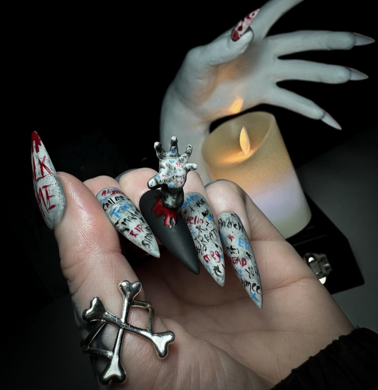 24 Spooky Halloween Nails: Creepy, Creative, and Perfect for Your Look ...
