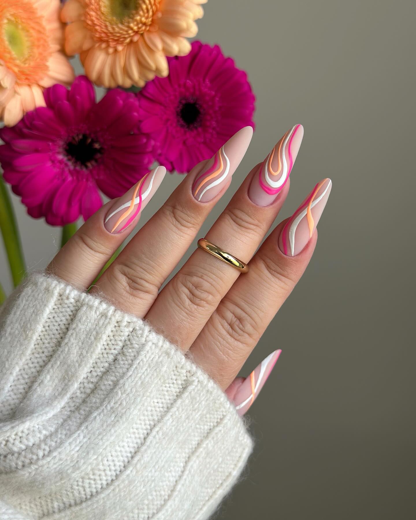 26 Swirl Nails Ideas to Elevate Your Look: Stunning Designs for Every ...