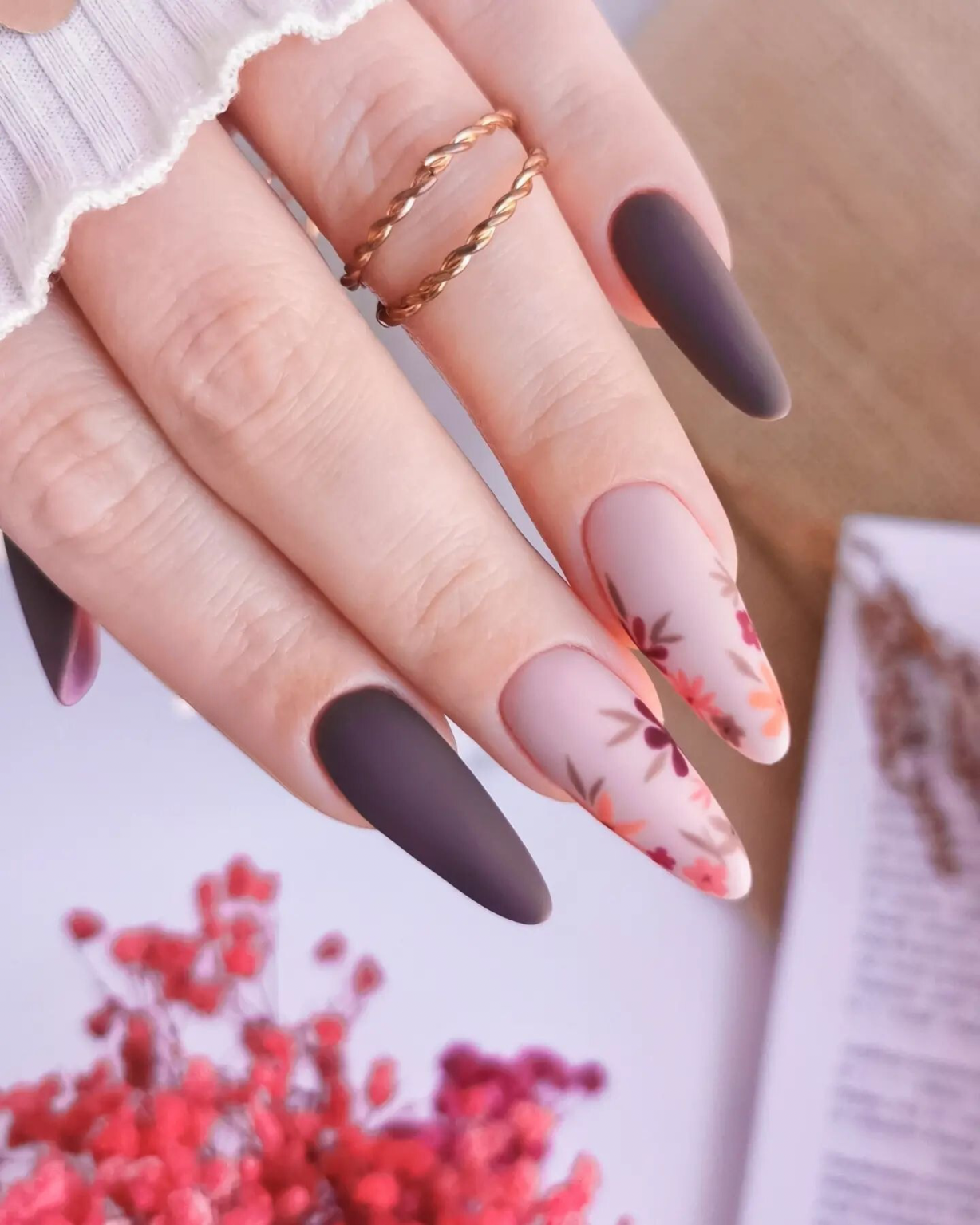 32 Fall Almond Nails: Stunning Designs to Embrace Autumn Elegance ...