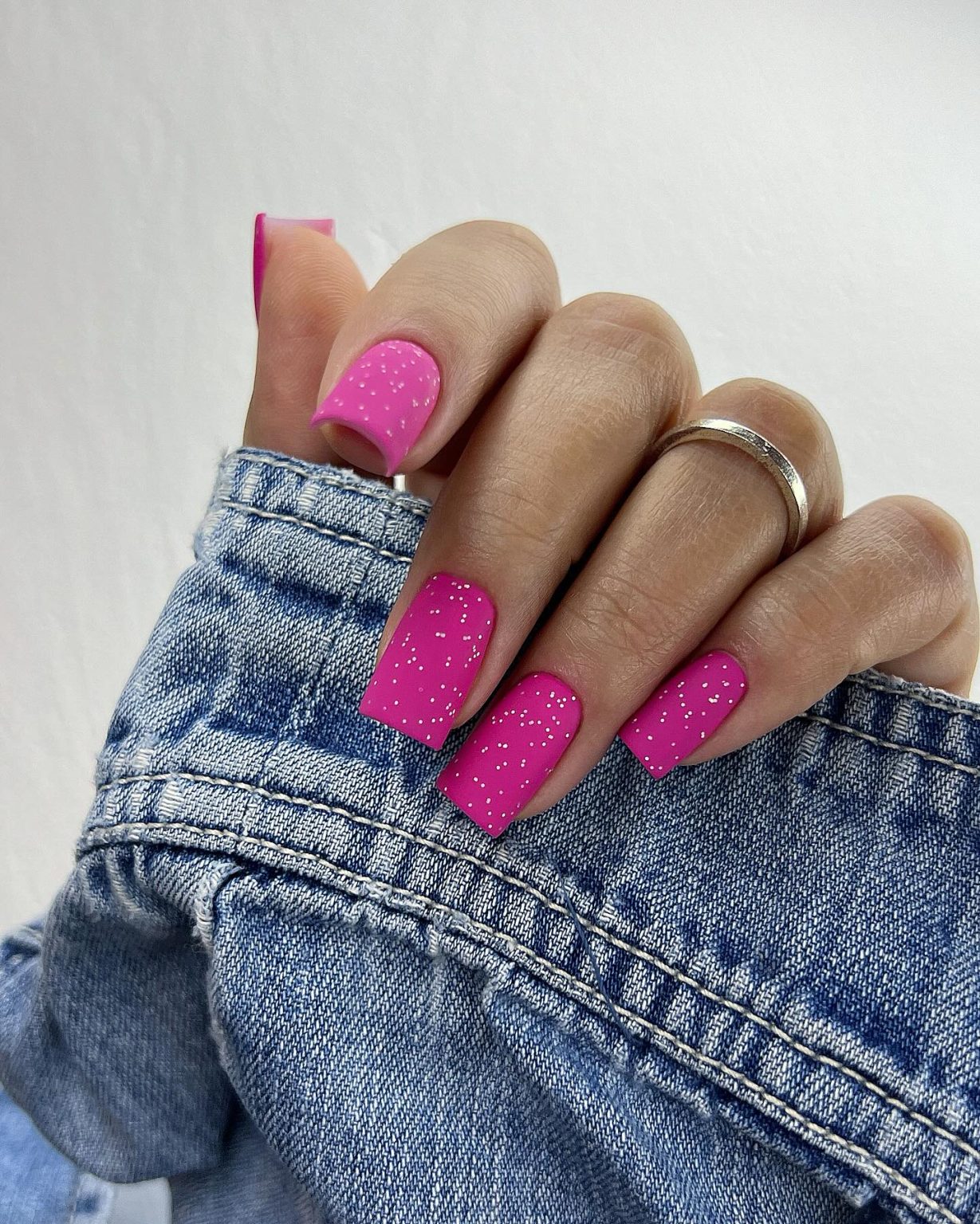 25 Stunning Pink Fall Nails 2024: Trendy Designs to Rock This Autumn ...