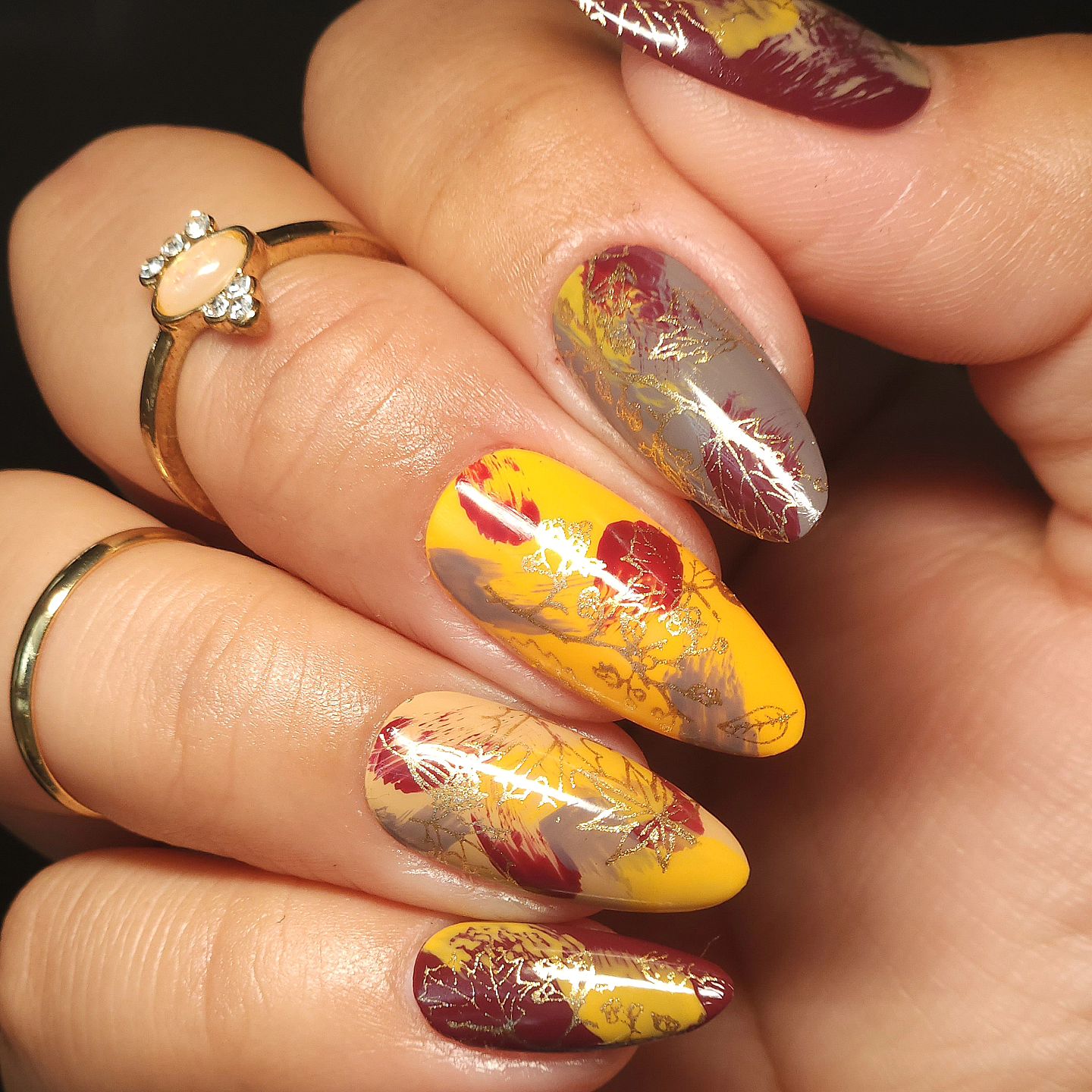 32 Fall Almond Nails: Stunning Designs to Embrace Autumn Elegance ...