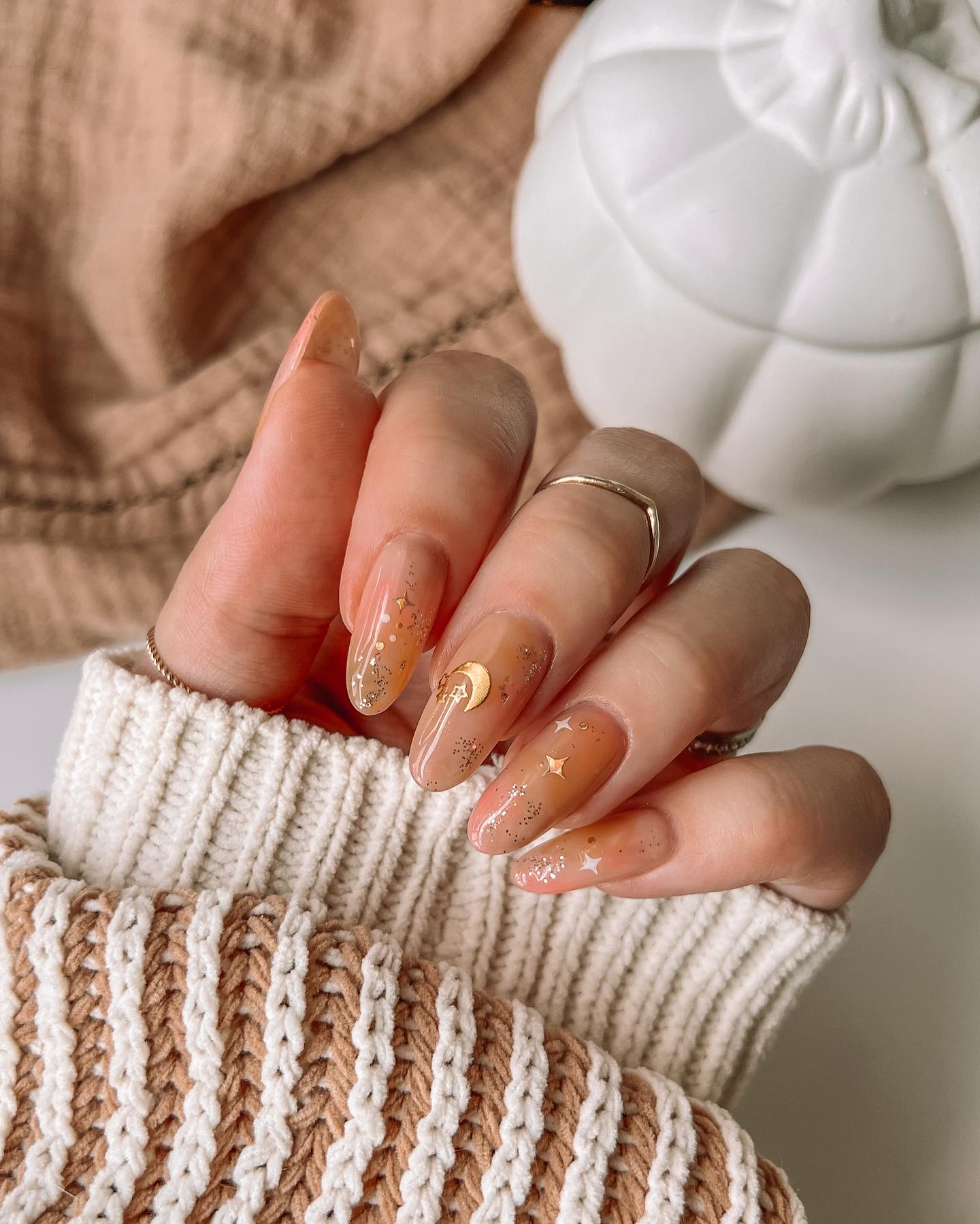 32 Fall Almond Nails: Stunning Designs to Embrace Autumn Elegance ...