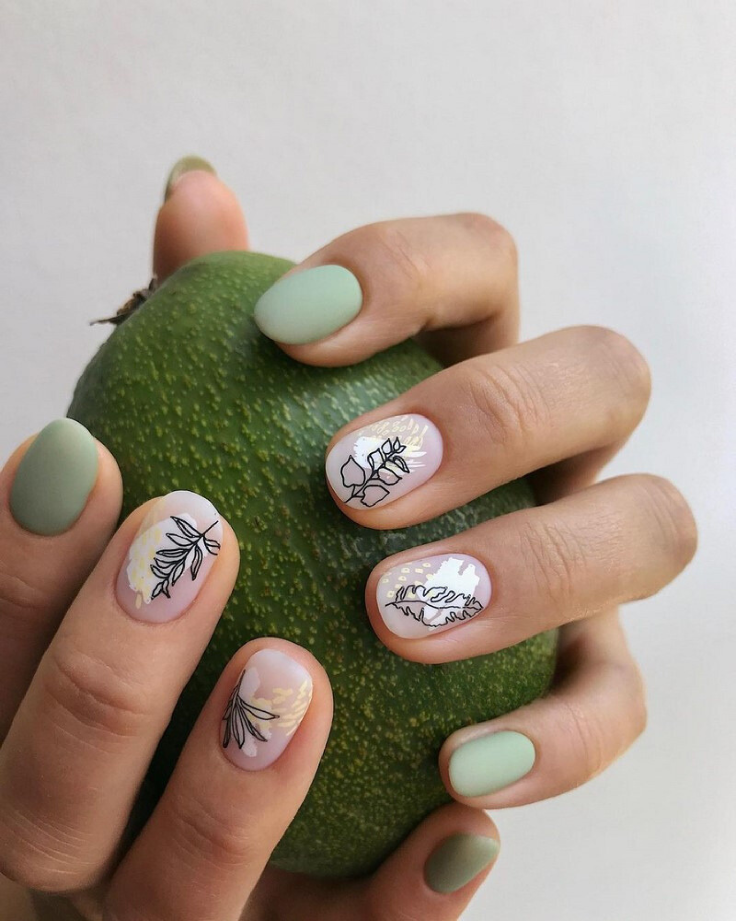 37 Short Round Fall Nails: Cute and Elegant Nail Designs to Try This ...