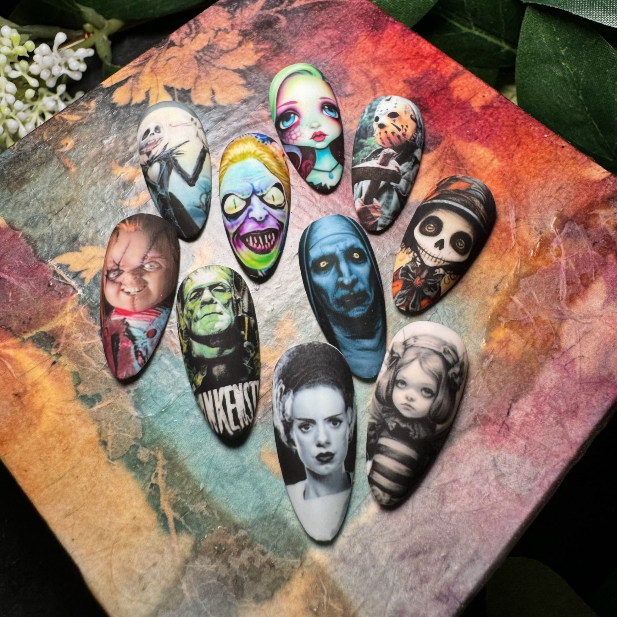 24 Spooky Halloween Nails: Creepy, Creative, and Perfect for Your Look ...
