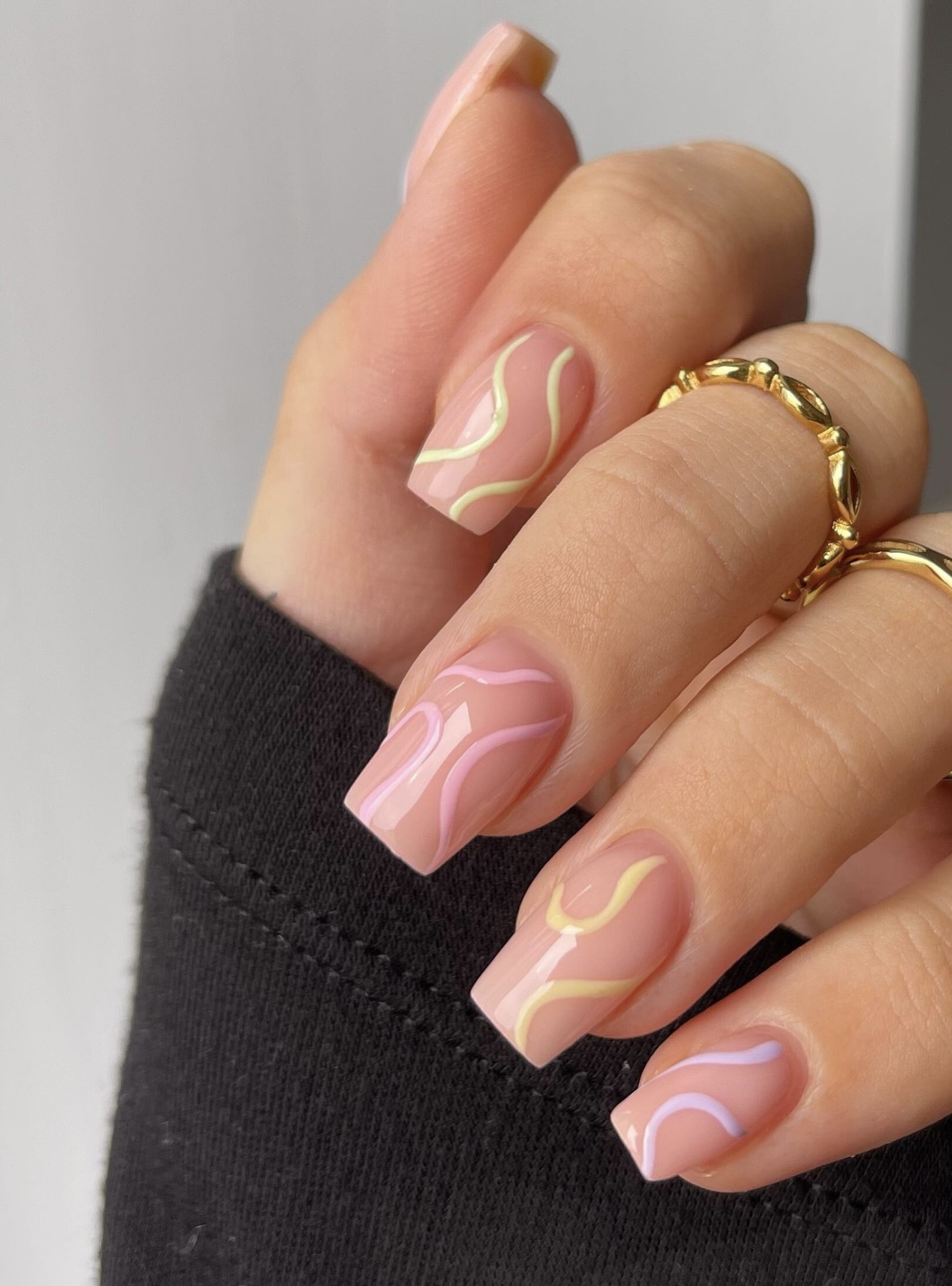 26 Swirl Nails Ideas to Elevate Your Look: Stunning Designs for Every ...