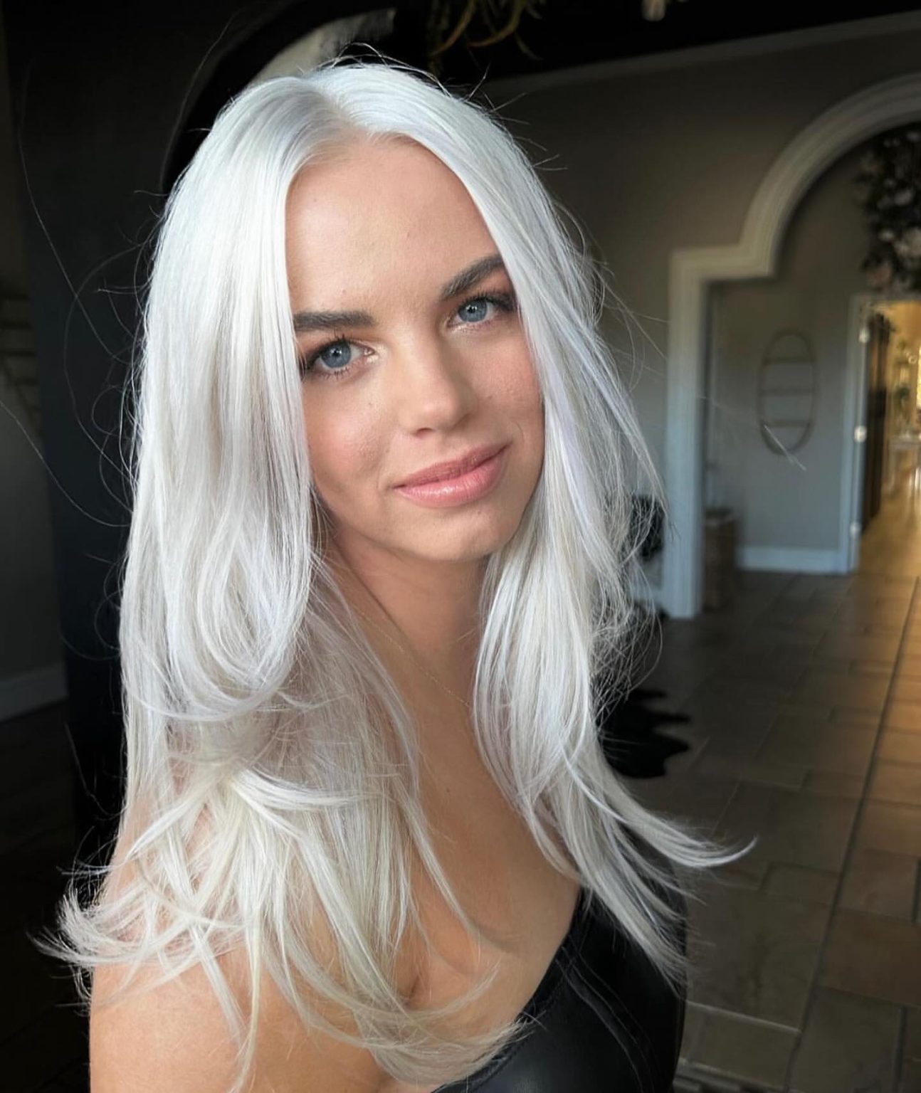 29 Winter Blonde Hair: Inspiring Ideas for the Cold Season - divagaze.com
